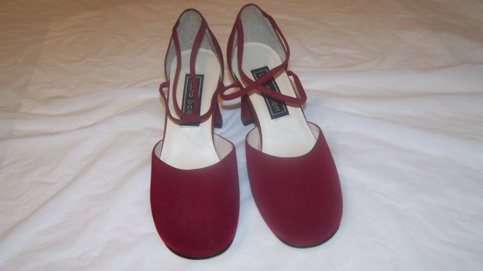 Laura Scott shoes size 8M - Unique Thrift