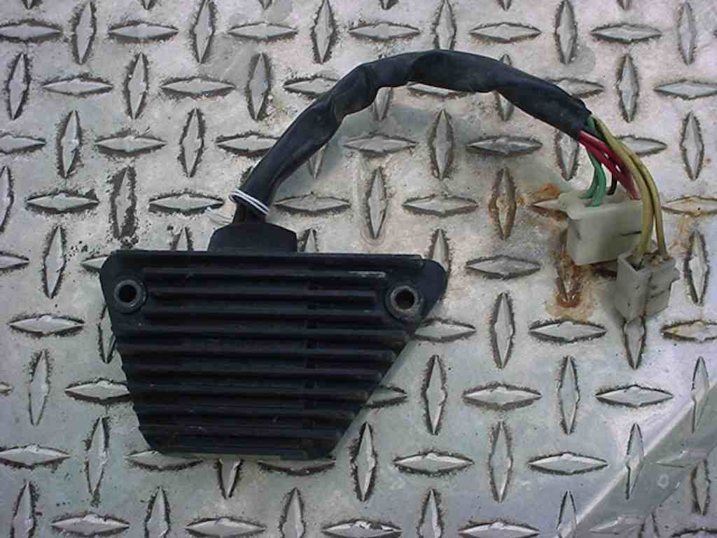 83-85 Honda VT500C VT 500 C Shadow - Rectifier Regulator