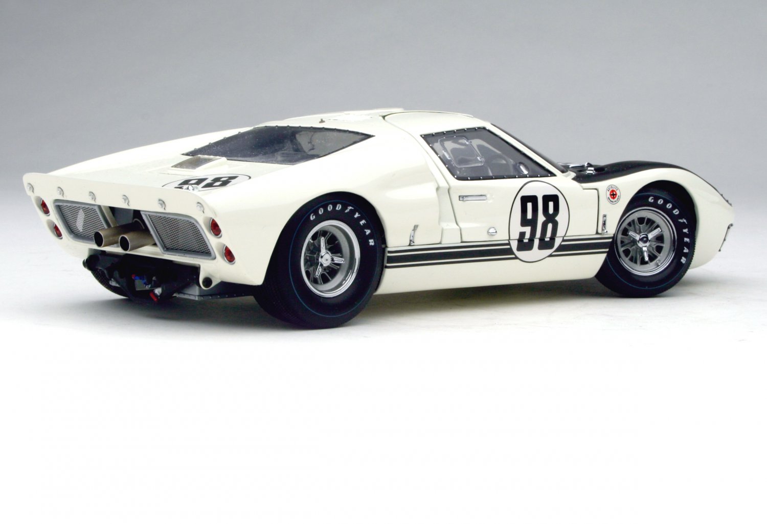 Exoto 1/18 1966 Exoto Ford GT40 Mk II Ruby/Miles Die-Cast Model