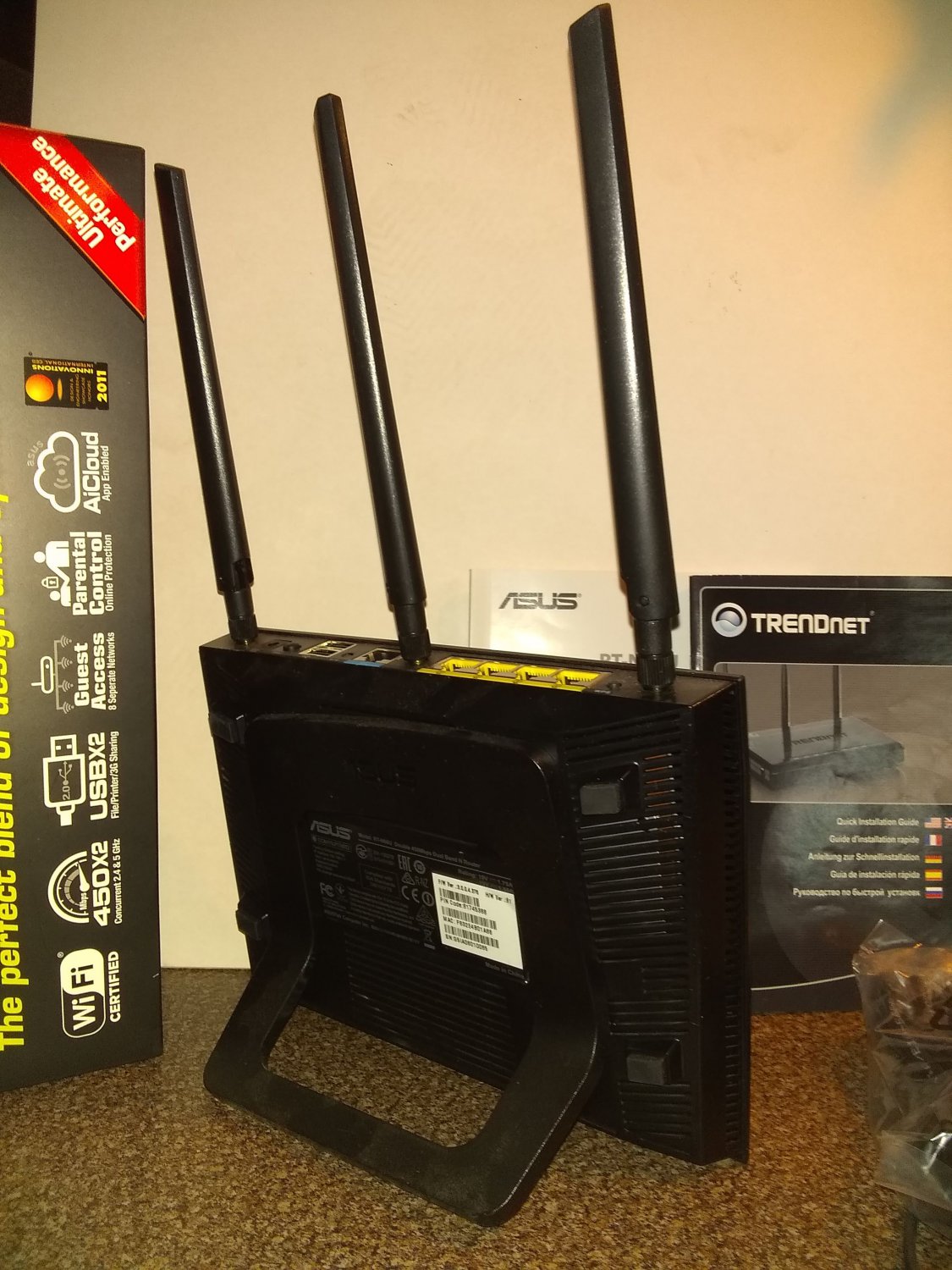 ASUS RT-N66U Dual-Band Wireless-N900 Gigabit Router