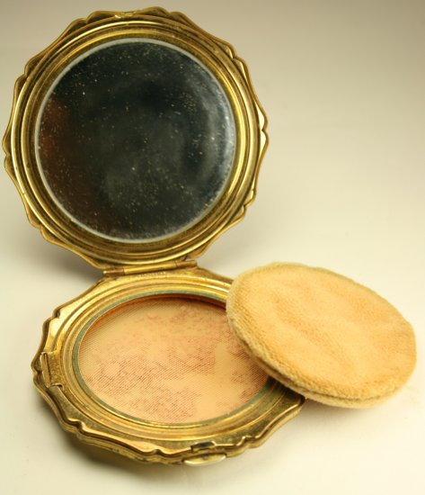 Stratton England Powder Compact