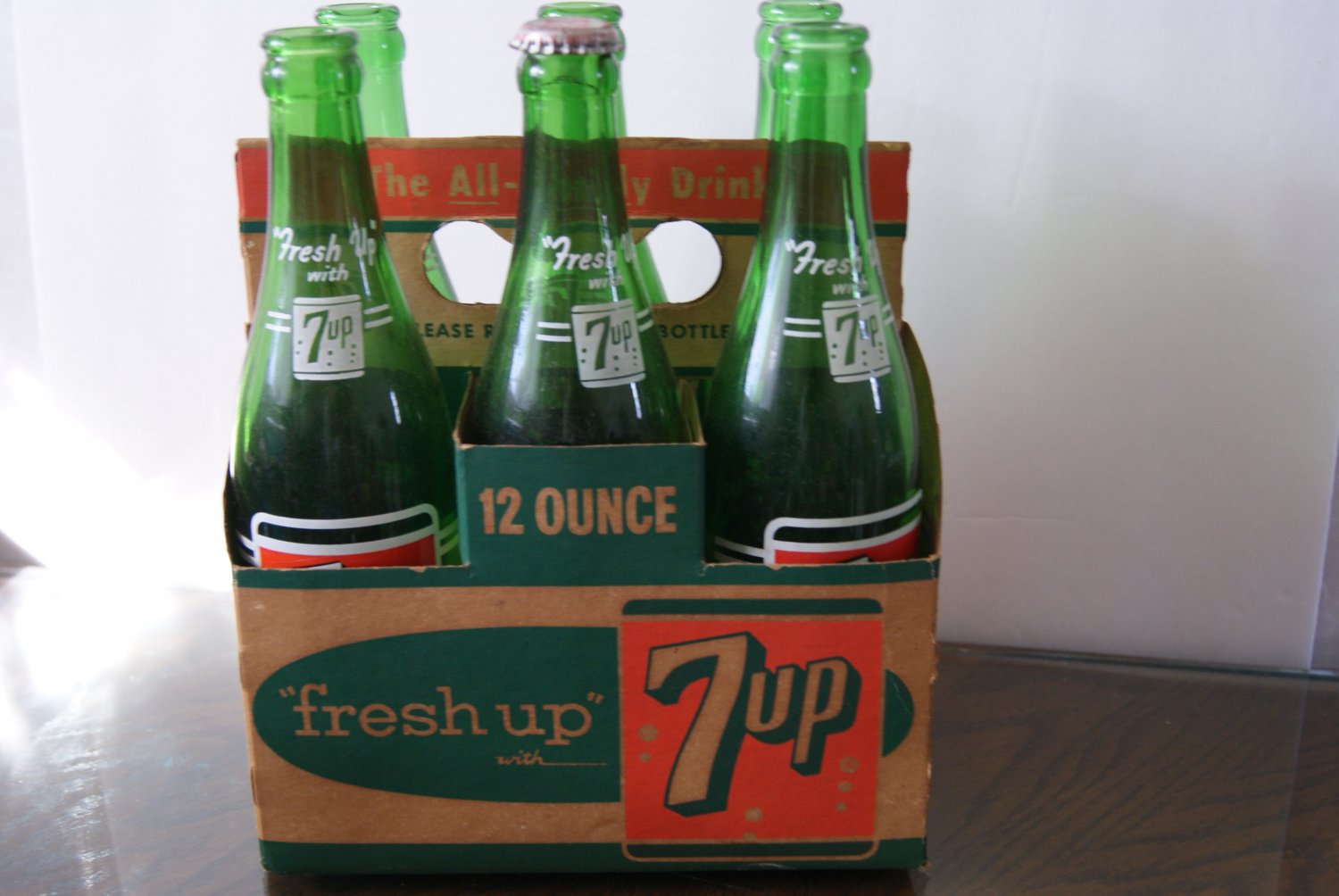 7UP bottles with carton