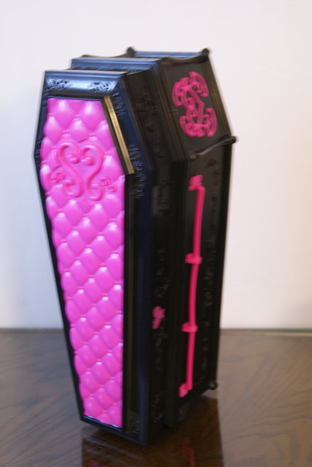 Doll Coffin / casket