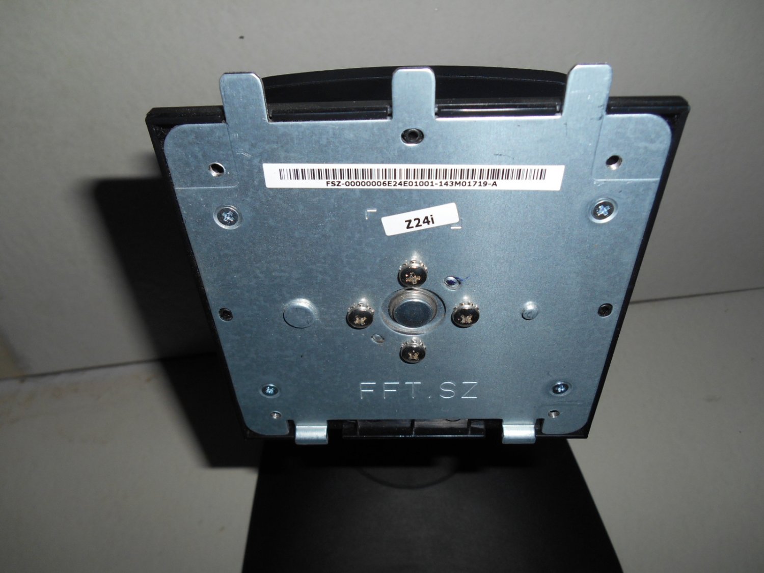 724032-001 HP Z24i 24-inch IPS LED backlit monitor stand