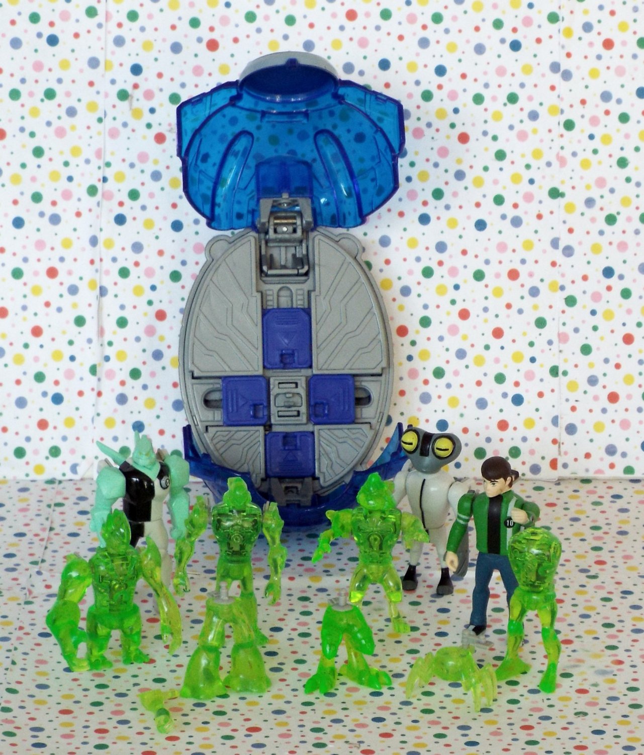 *12/14*SOLD~Ben 10 Alien Creation Chamber Lot Blue