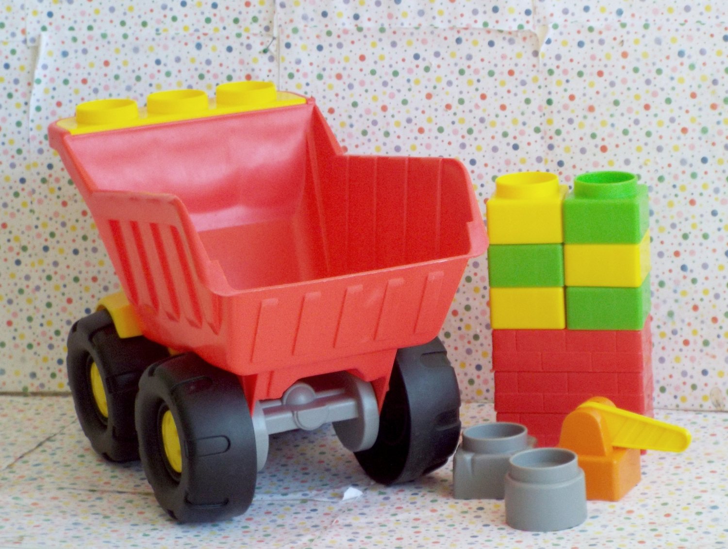 7/21*SOLD~ Fisher Price Little People Builders Build 'n Drive Dump Truck