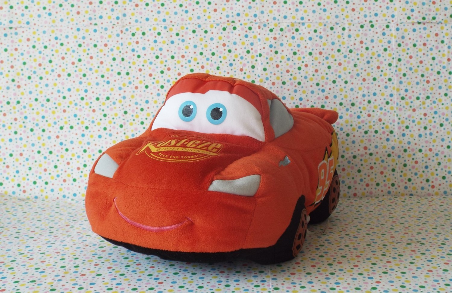 Disney-Pixar Cars Lightning McQueen Stuffed Car