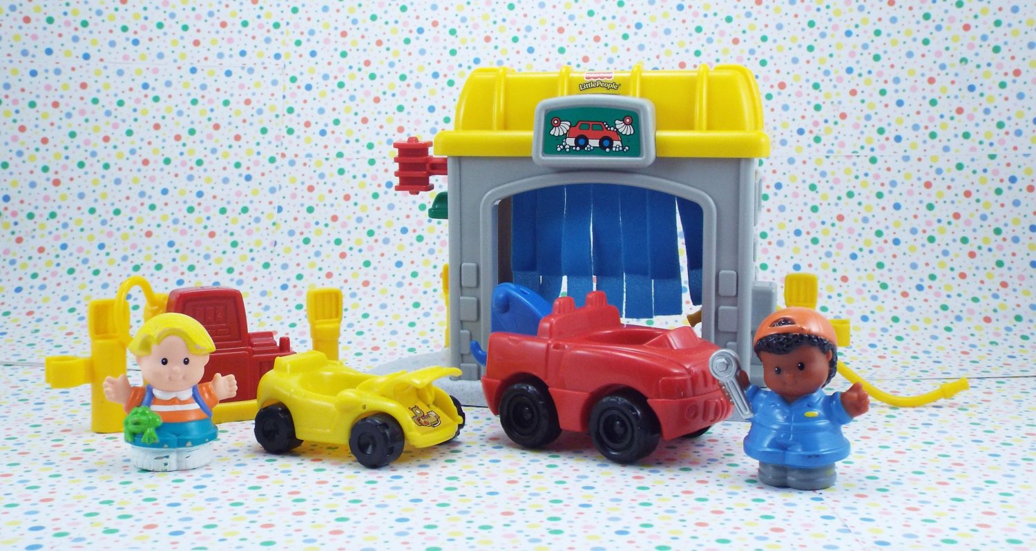 *11/16*SOLD~Fisher Price Little People Discovering Vehicles at the Garage