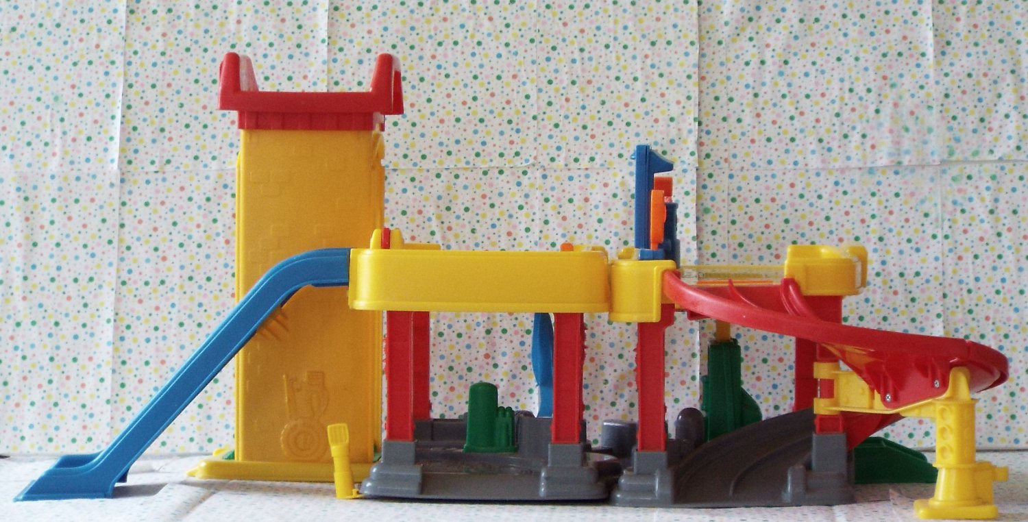 *5/16*SOLD~ Fisher Price Little People Ramps Around Garage