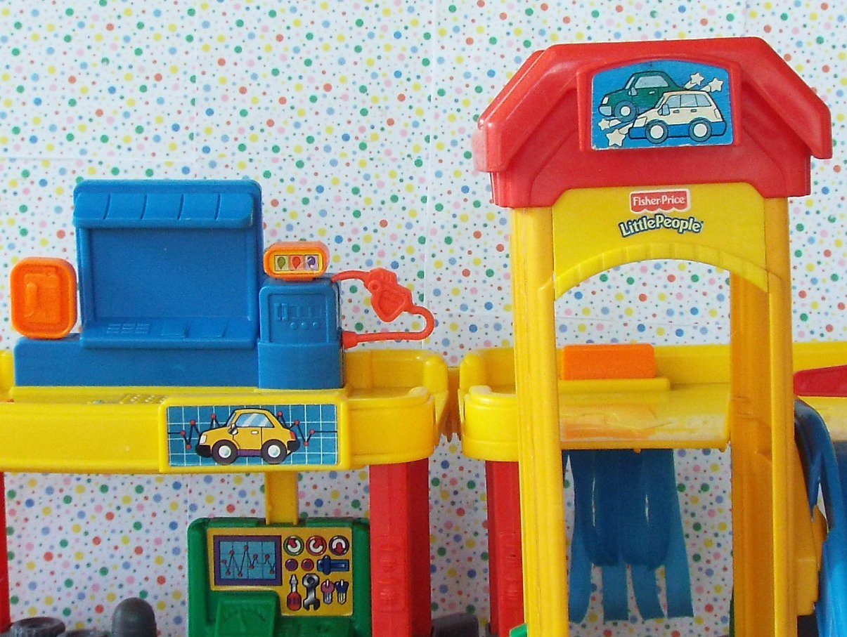 *5/16*SOLD~ Fisher Price Little People Ramps Around Garage