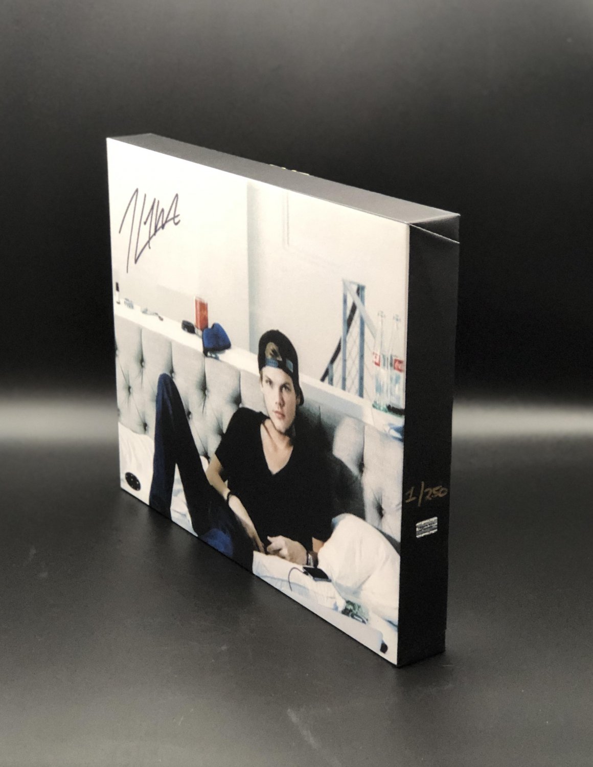 DJ Avicii Facsimile Autograph 11x14 Canvas Print Wall Art