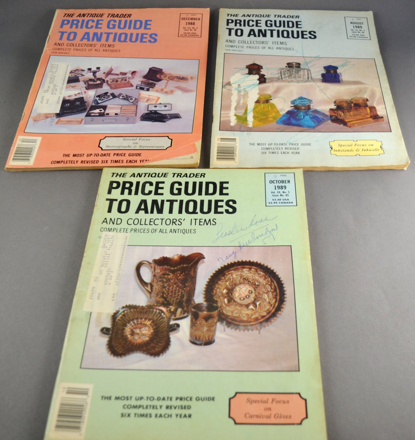 Lot of 25 Antique Trader Price Guide to Antiques & Collectors' Items 1980s
