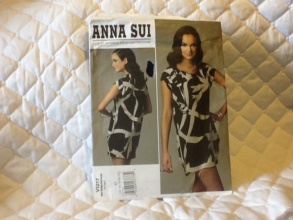 Vogue sewing pattern V1217 Anna Sui sizes 14/22