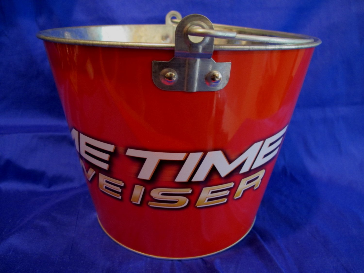 BUDWEISER BEER Ice Bucket Collector Tin Metal Souvenir GAME TIME Red