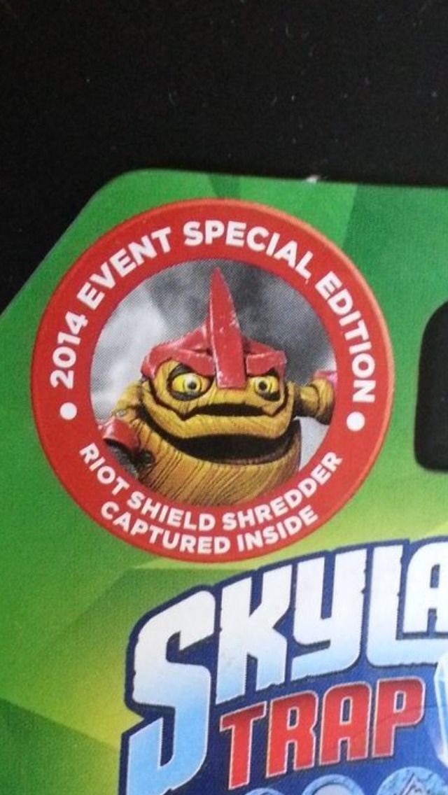 E3 2014 Skylanders Trap Team Exclusive Life Torch Riot Shield Shredder