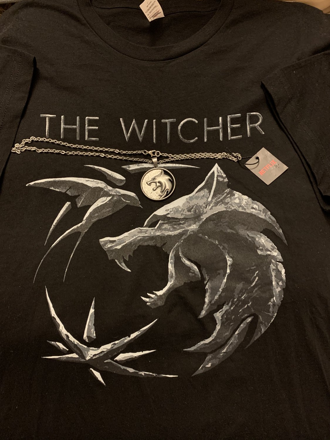 Official Netflix The Witcher Pendent Medallion and T-shirt from the 1st ...