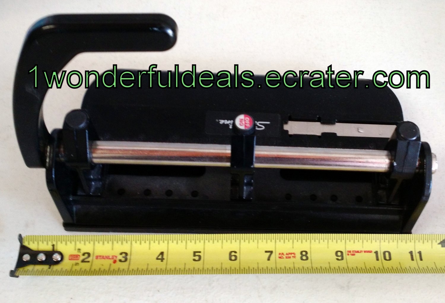 Swingline 40-Sheet Heavy-Duty Lever Action Two to Seven Hole Punch 1132 ...