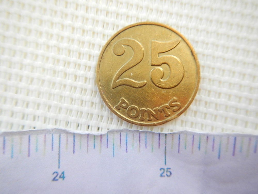 VINTAGE Casino 25 Gaming Gambling Chip Arcade Bronze Token