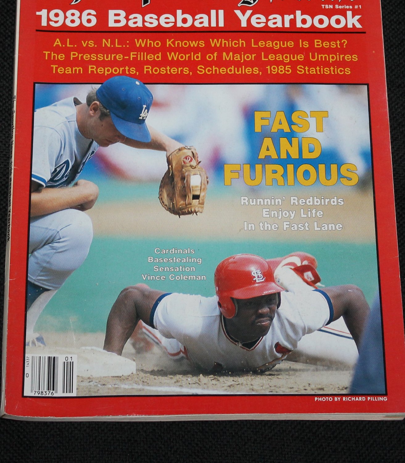 1986 Baseball Yearbook magazine The Sporting News sports magazine