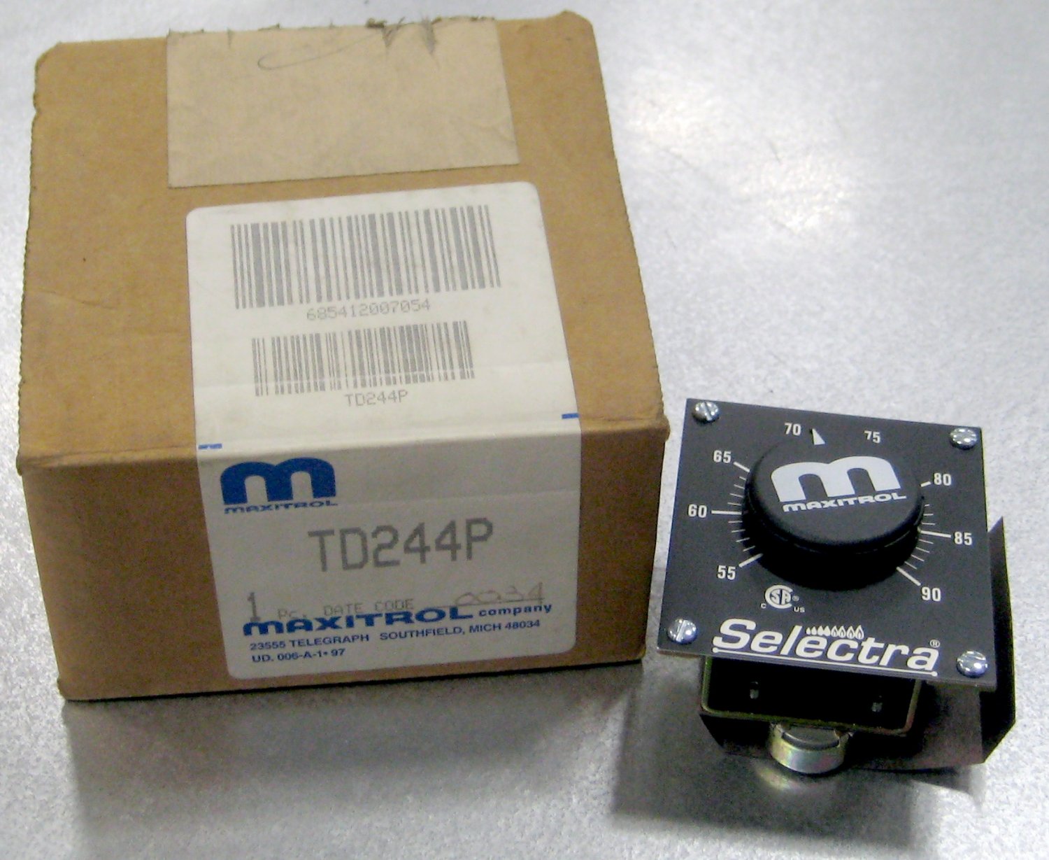 TD244P Maxitrol Panel Mount Temp Selector