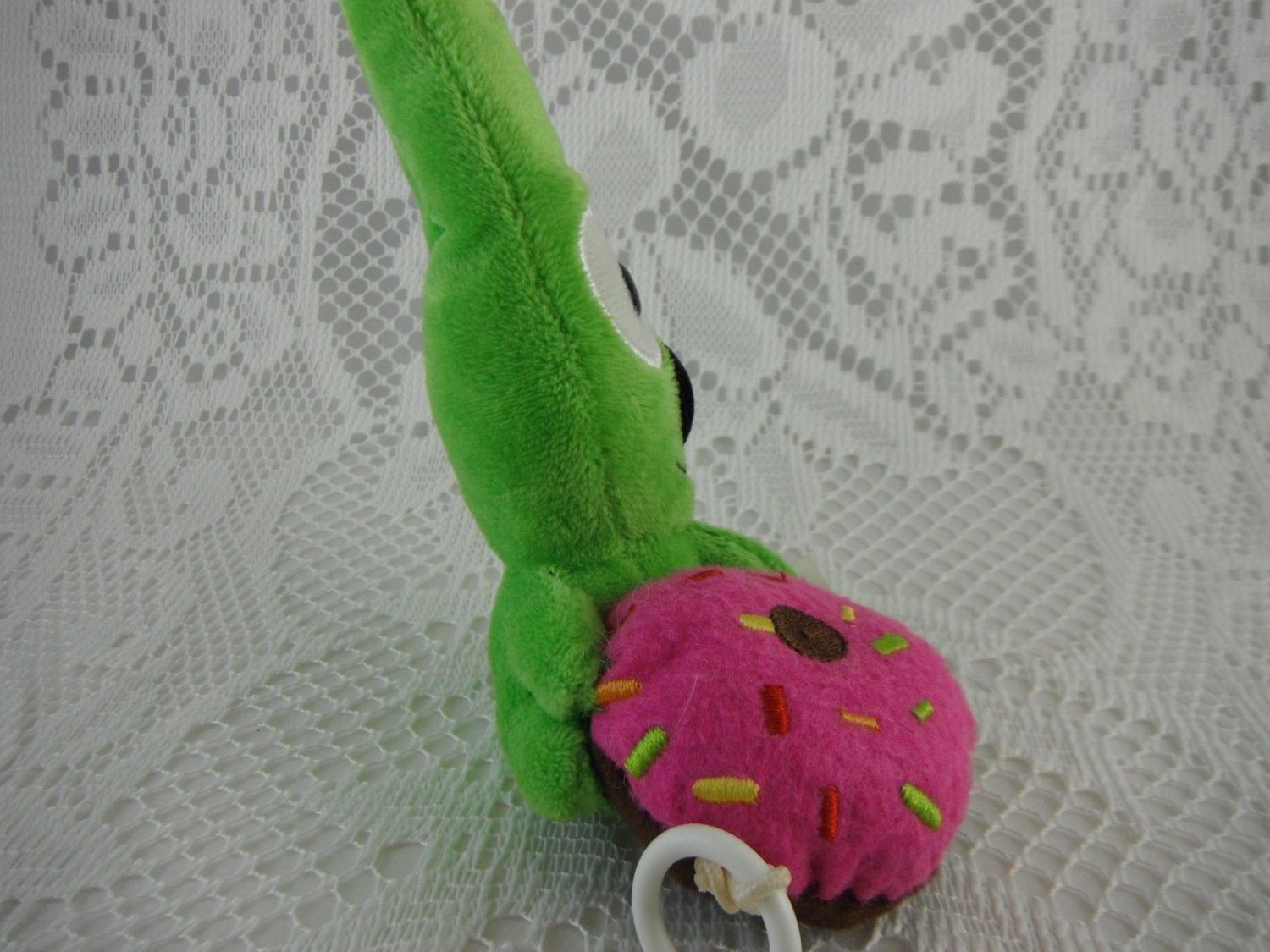 Hallmark Cards Yoyo The Green Rabbit Plush Toy Figurine With Pull ...