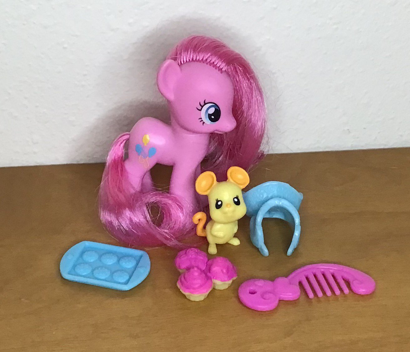 Pinkie Pie with Mouse and Accessories
