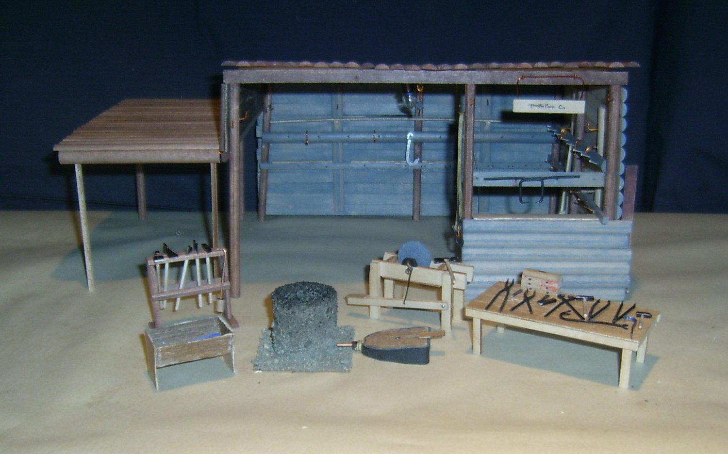 BLACKSMITH SHOP WITH FORGE G-SCALE