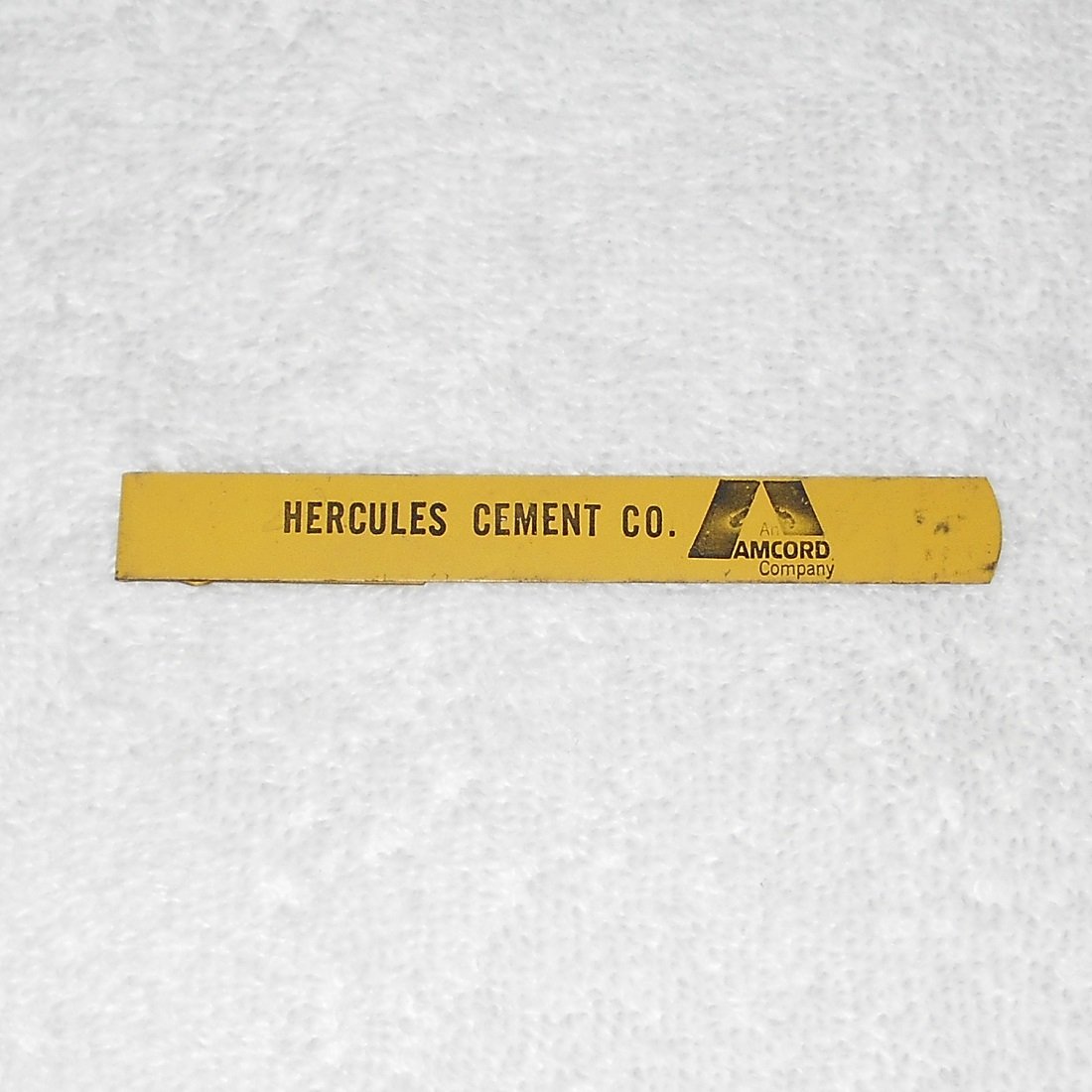 Hercules Cement Amcord - Vintage Line Twig - Yellow Metal - Masonry