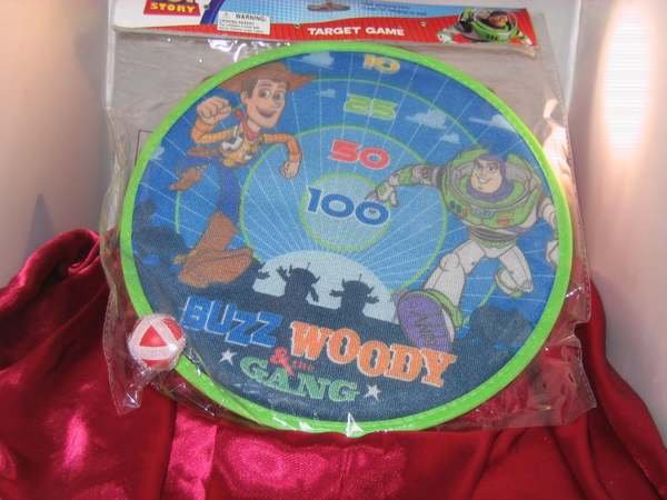 TOY STORY DISNEY PIXAR SELF GRIPPING TARGET GAME 3+