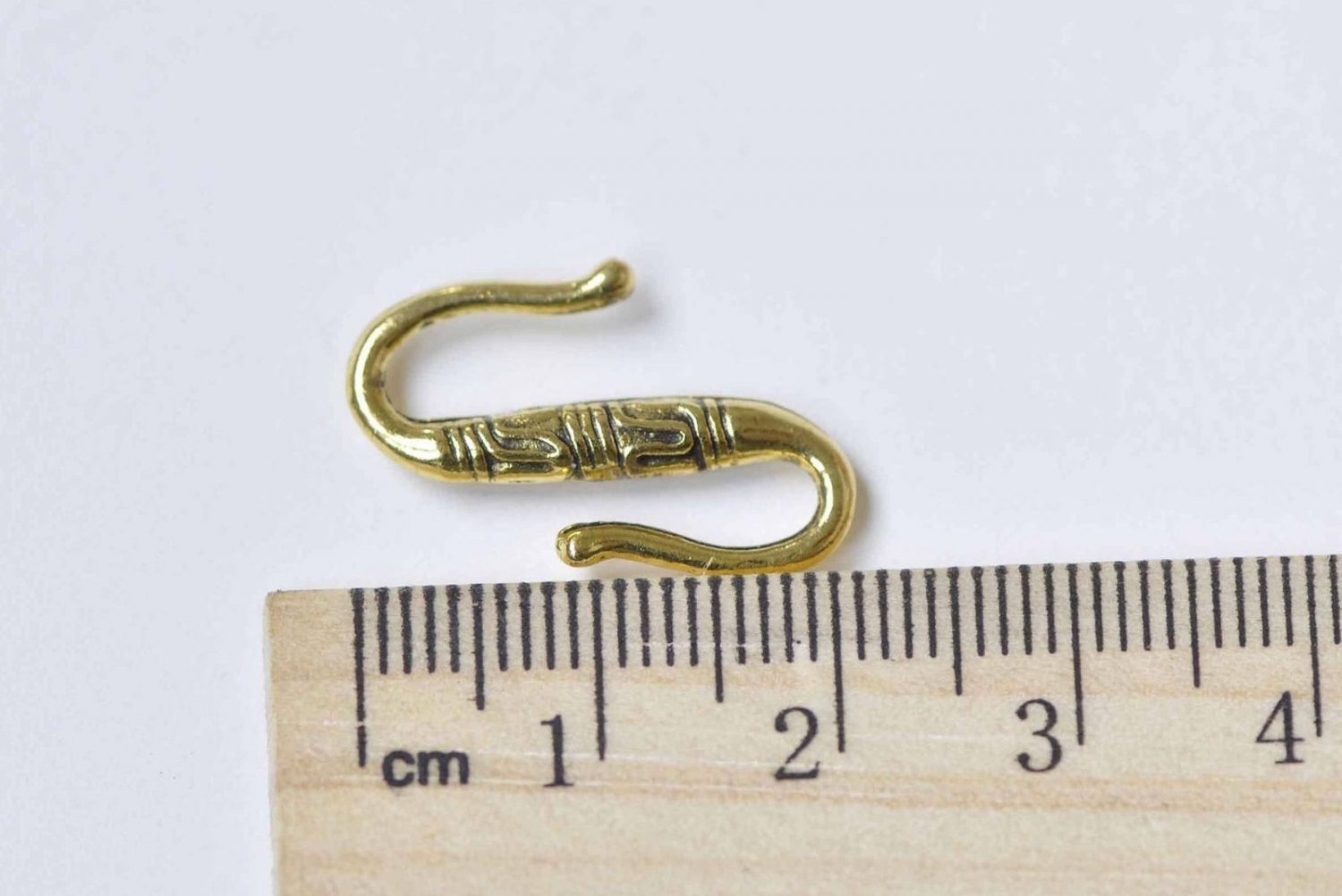 30 pcs Antique Gold Textured S Hook Closure Clasps 11x22mm A9003