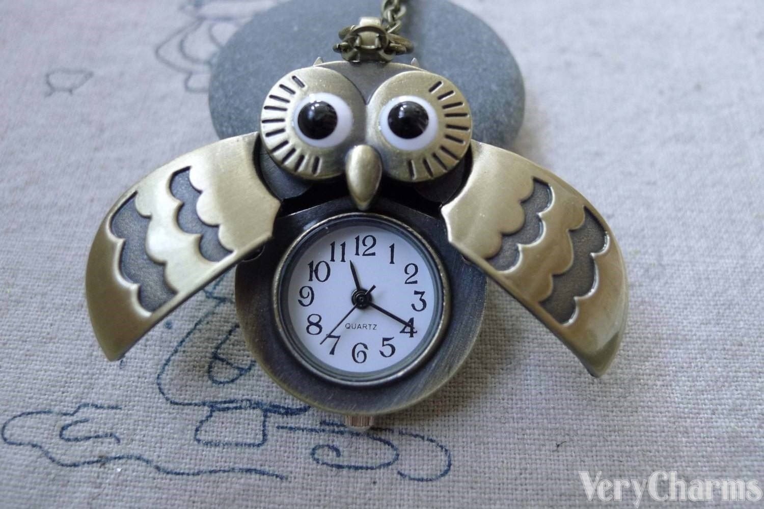 1 PC Antique Bronze Owl Pocket Watch A7605