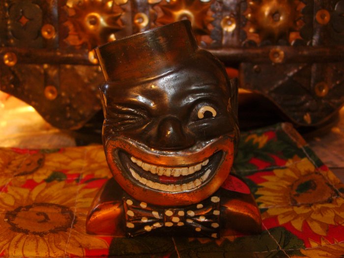 Rare Black Americana - Coon Chicken Inn Restaurant Tabletop Match Holder