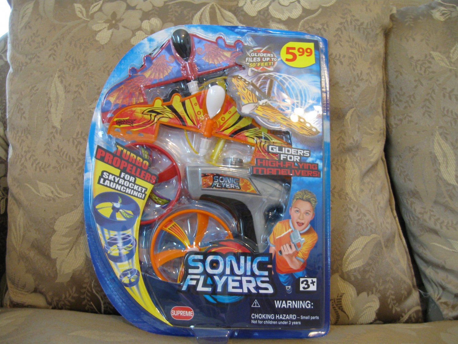SONIC FLYERS GLIDERS & TURBO PROPELLERS TOY NEW in package Age 3+