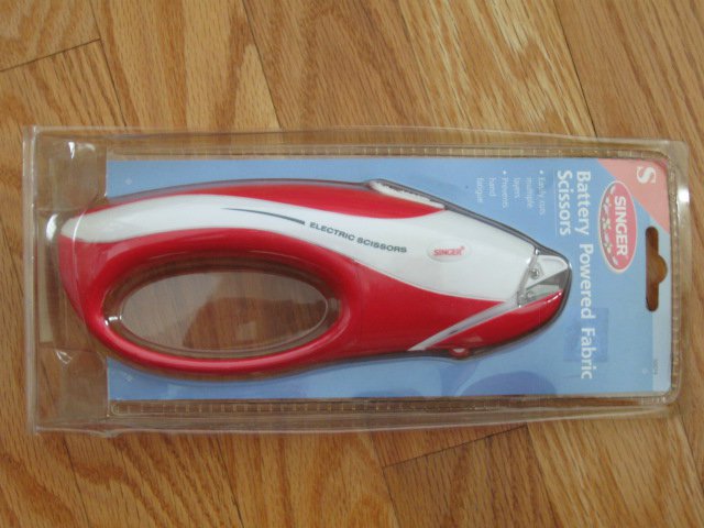 CORDLESS SINGER ELECTRIC FABRIC SCISSORS CLOTH CRAFT [NEW IN PACKAGE]
