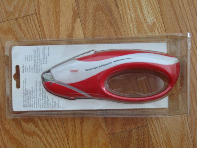 CORDLESS SINGER ELECTRIC FABRIC SCISSORS CLOTH CRAFT [NEW IN PACKAGE]