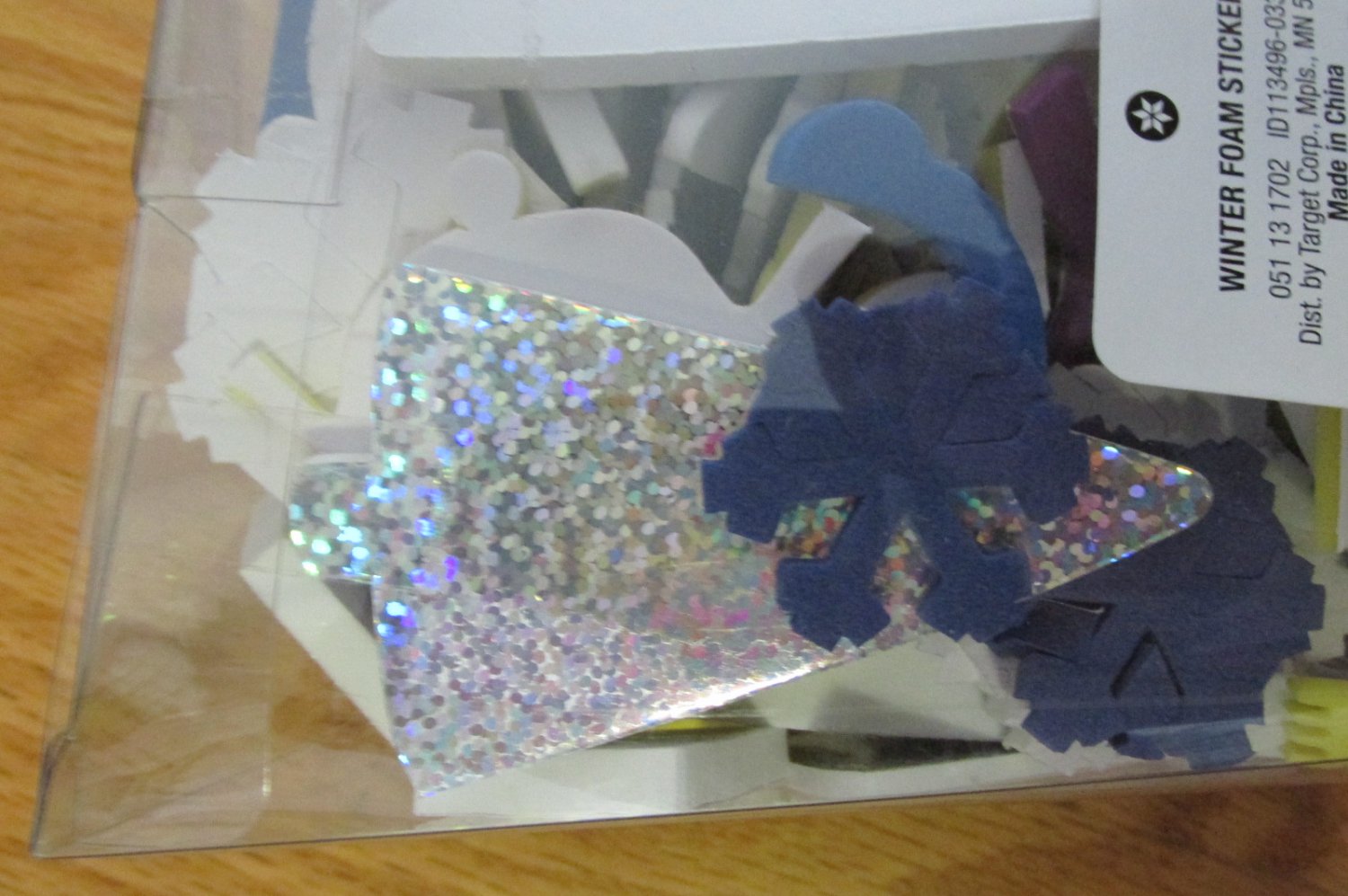 WINTER FOAM STICKERS CRAFT ACTIVITY BUCKET CHRISTMAS GLITTER TREES ...