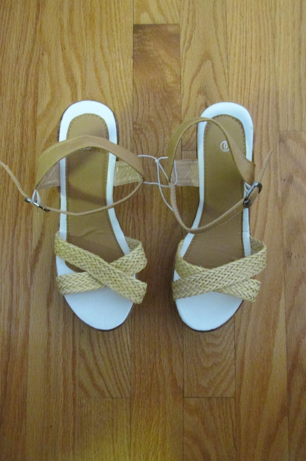 LADIES MUST HAVES WOMEN'S SIZE 6 SANDALS BEIGE TAN WEDGE HEEL SHOES NWT