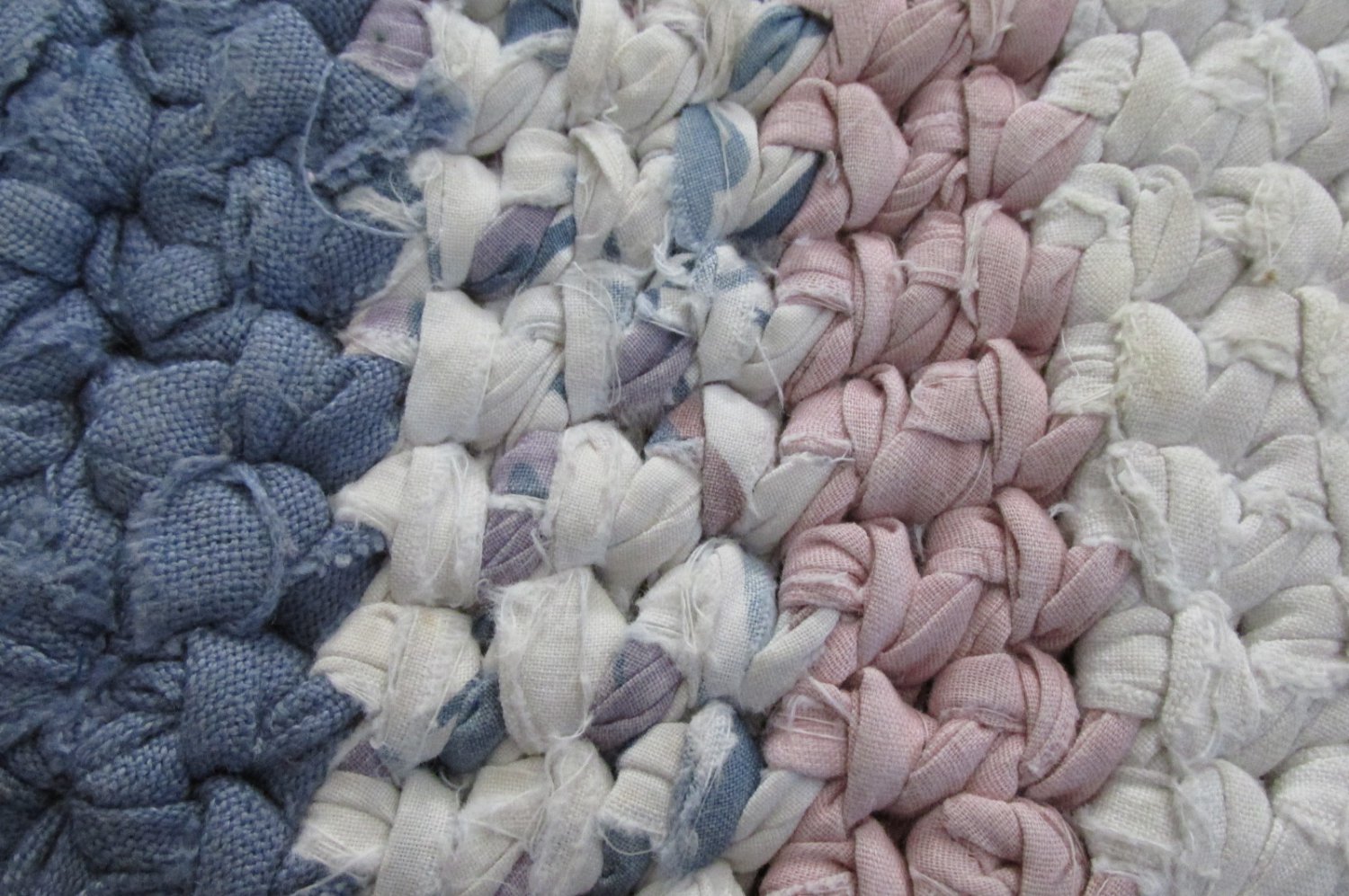 JEANOUS PINK, WHITE, & BLUE HAND CROCHETED OVAL RAG AREA RUG 20" X 44 ...