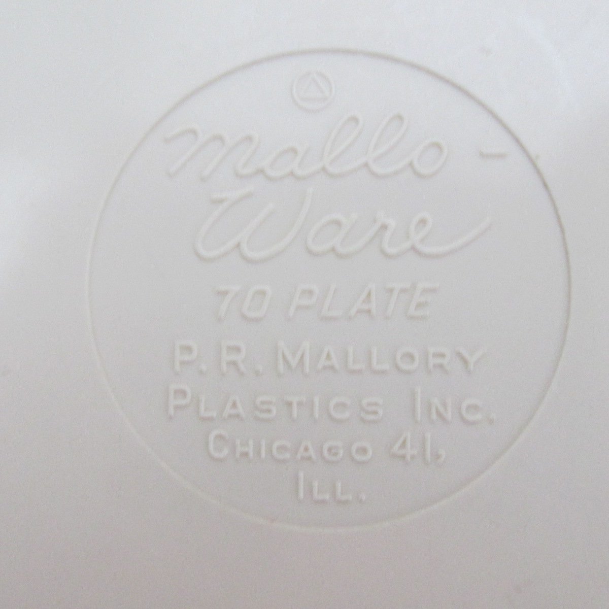 MALLO-WARE VINTAGE MELAMINE BERRY BOWL & 2 PLATES SET OF 3 DISHES CREAM ...