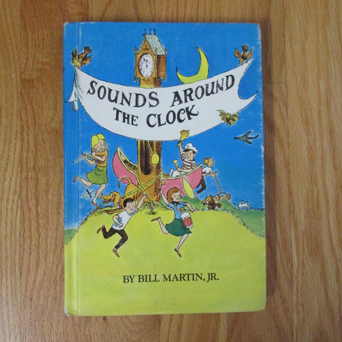 SOUNDS AROUND THE CLOCK BOOK GR. 1 LITERATURE READER HOME SCHOOL HC