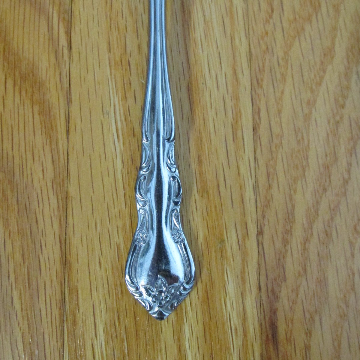WALCO STAINLESS FLATWARE 2 PLACE / OVAL SOUP SPOONS SILVERWARE REPLACEMENT