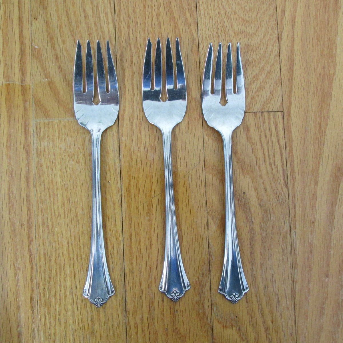 ONEIDA DELUXE STAINLESS FLATWARE ANTICIPATION SET of 13 SILVERWARE ...