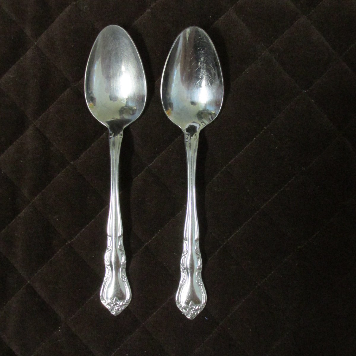 WALCO STAINLESS FLATWARE 2 PLACE / OVAL SOUP SPOONS SILVERWARE REPLACEMENT