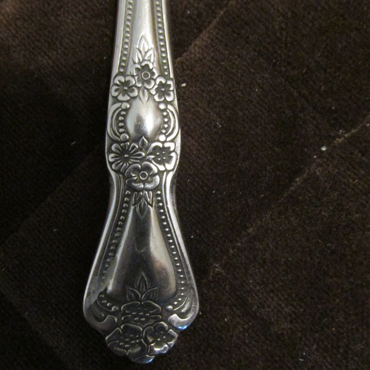 ROGERS STAINLESS KOREA FLATWARE PRECIOUS ROSE 4 PIECE SET KNIVES BLACK ...