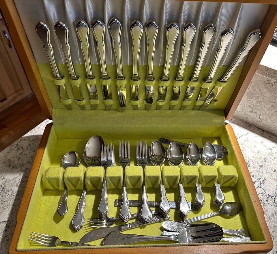 ONEIDA SSS STAINLESS FLATWARE TRINITY SET of 79 SILVERWARE 12 PLACE ...