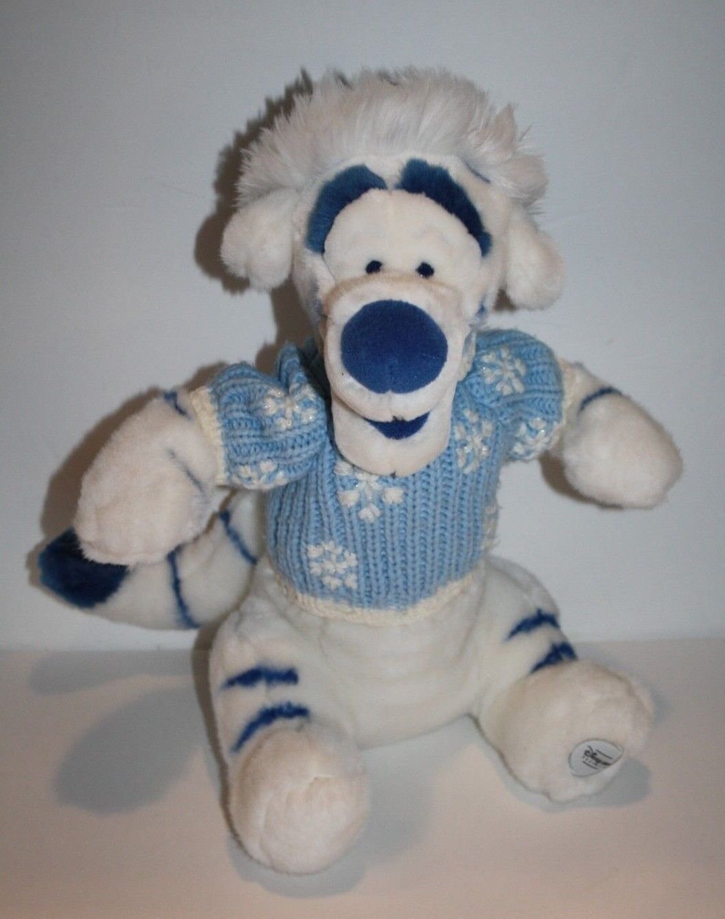 Disney Store White Blue Snowflake Tigger 14" Plush Winnie the Pooh ...