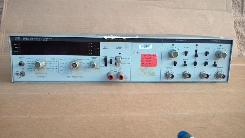 HP 5328A Universal Frequency Counter+OPT 011,021,041 HP-IB Voltmeter DVM
