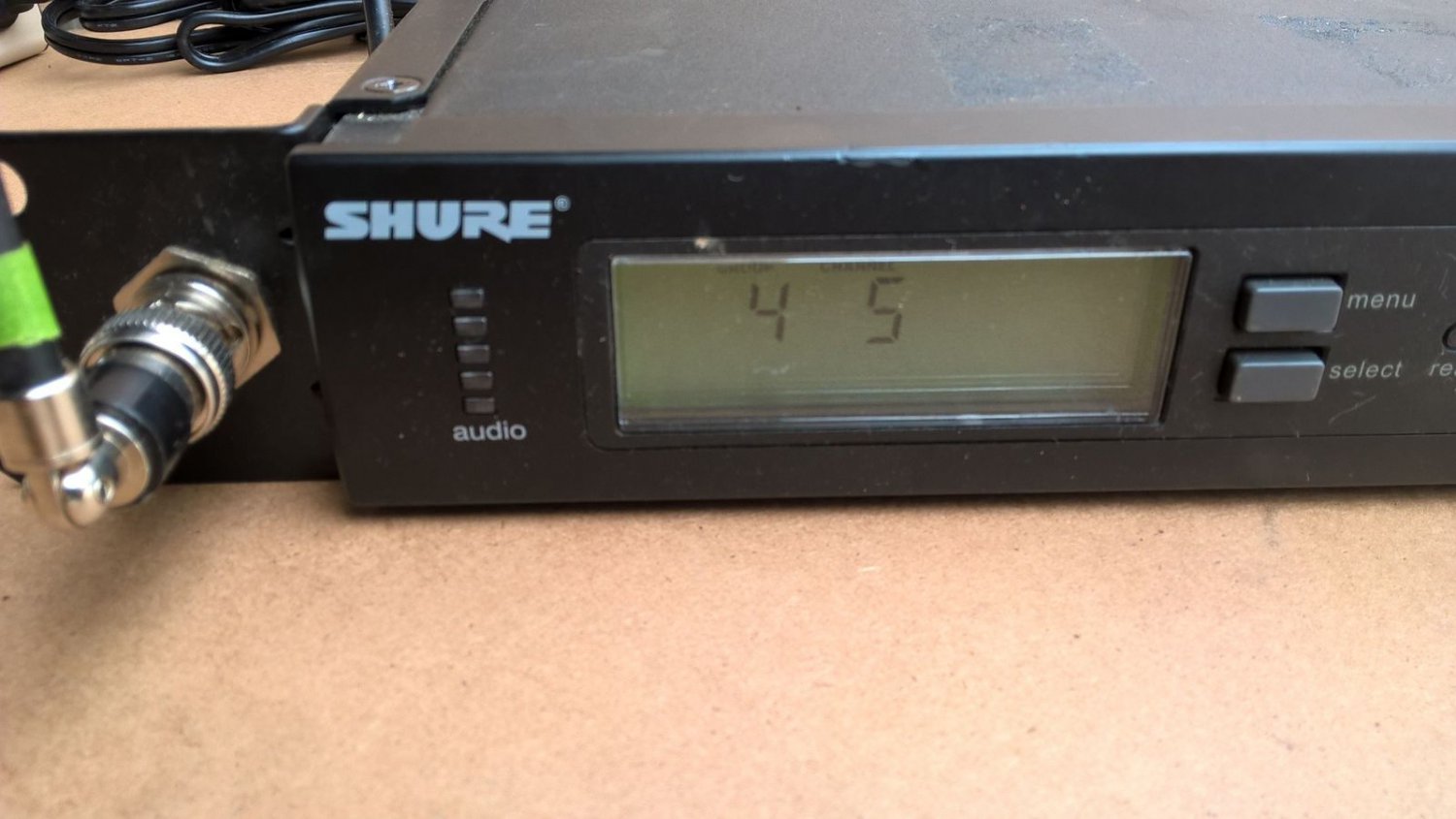 Shure SLX4 wireless receiver H5 518-542 MHz Rackmount with Power adapter UHF