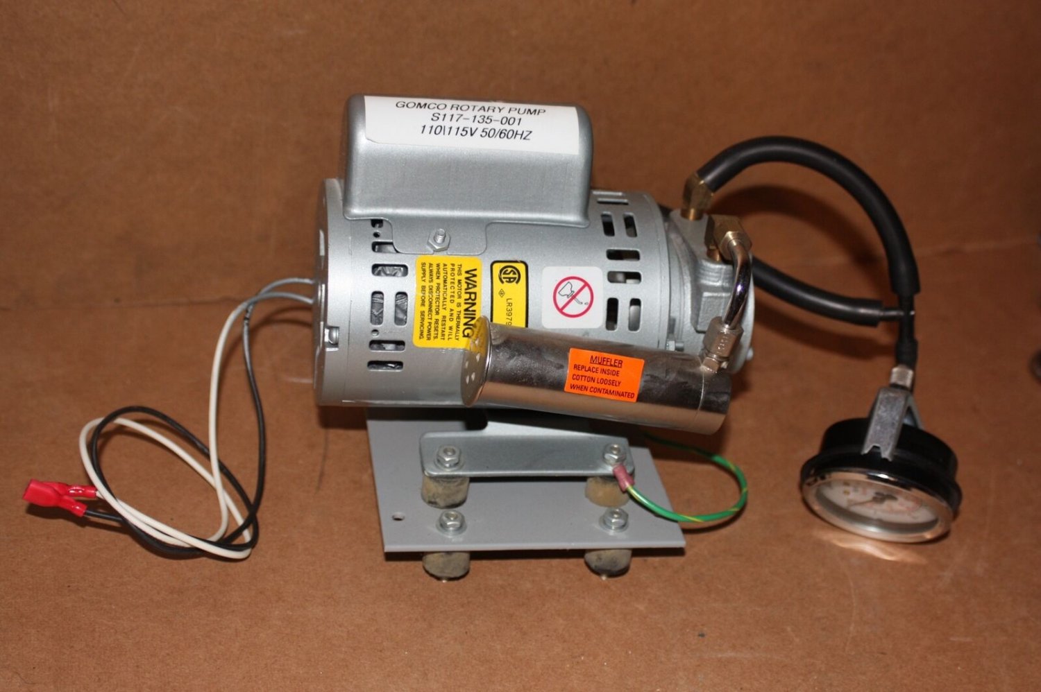 Gomco Rotary Vacuum Pump +gauge S117-135-001 Gast R-G288RX 115V AC Reliance
