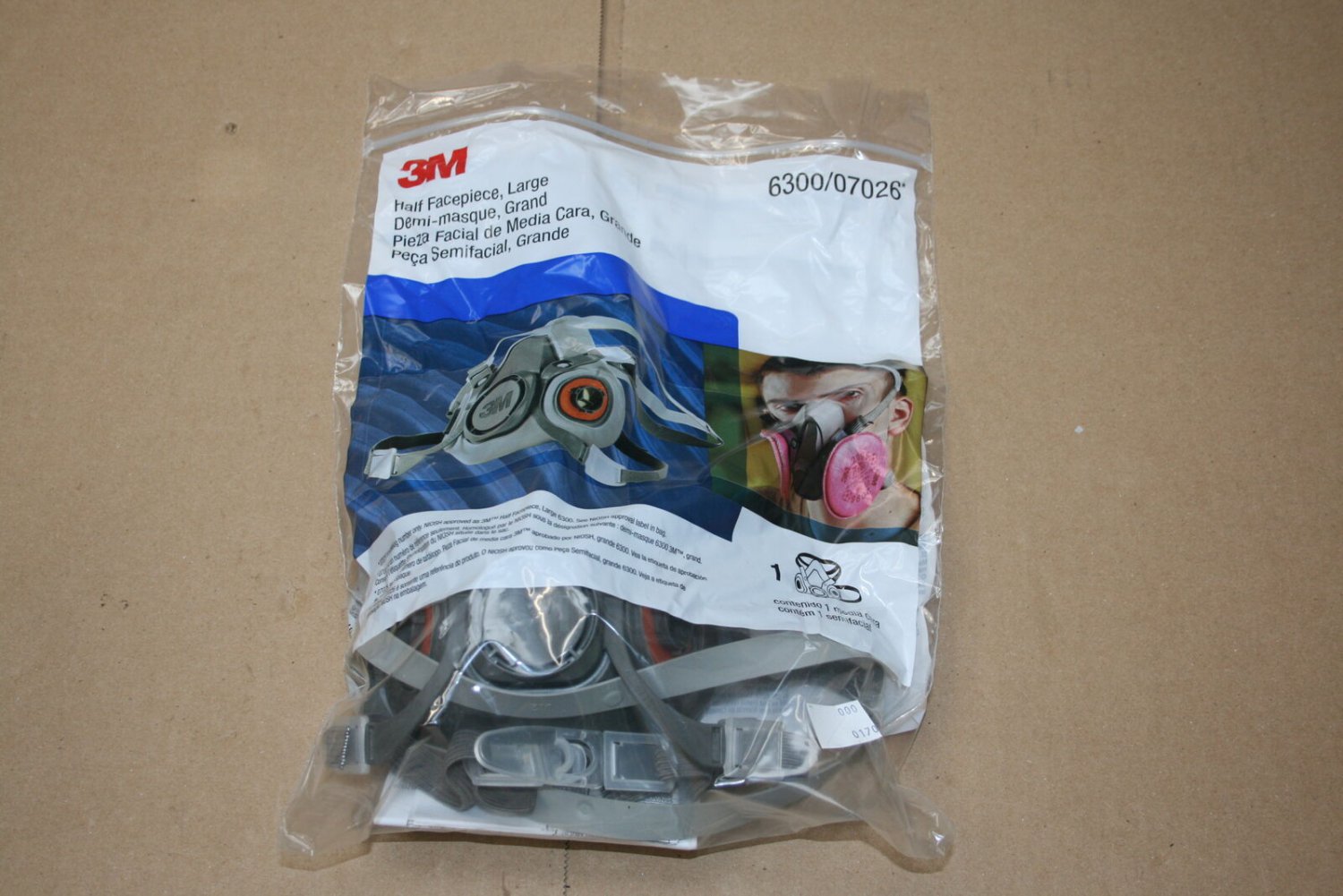 3M Half Facepiece Reusable Respirator 6300/07026(AAD) Large